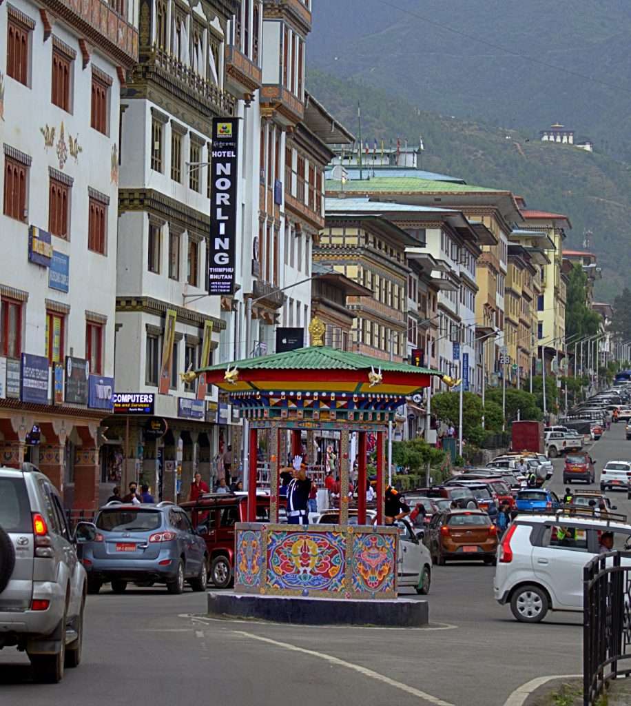 Thimphu’s No-Traffic-Light Circle – A Unique Bhutan Travel Experience